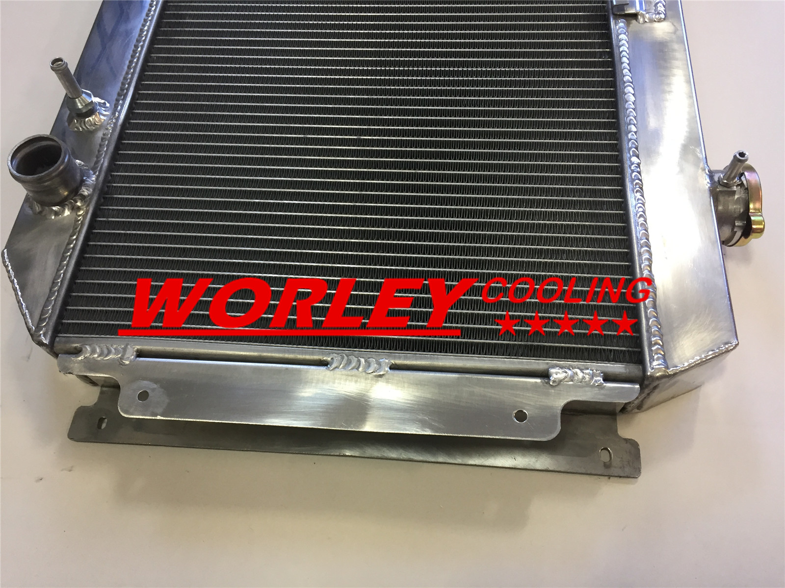 VIC-Aluminum radiator +Shroud +Fan for HOLDEN HG HT HK HQ HJ HX HZ V8 ...