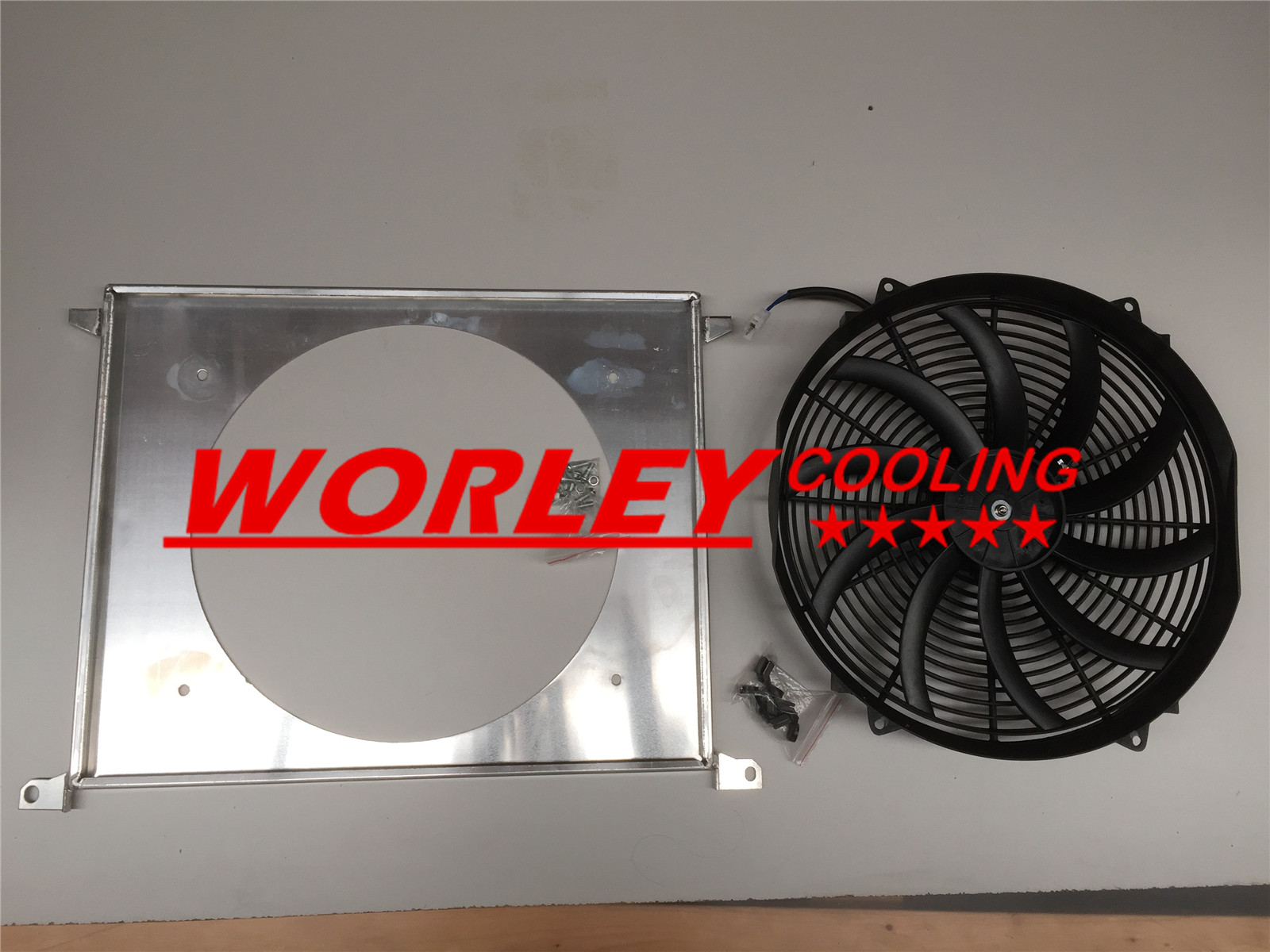 Aluminum radiator & shroud & fan for BMW E36 M3 / Z3 /325TD /320 323 ...